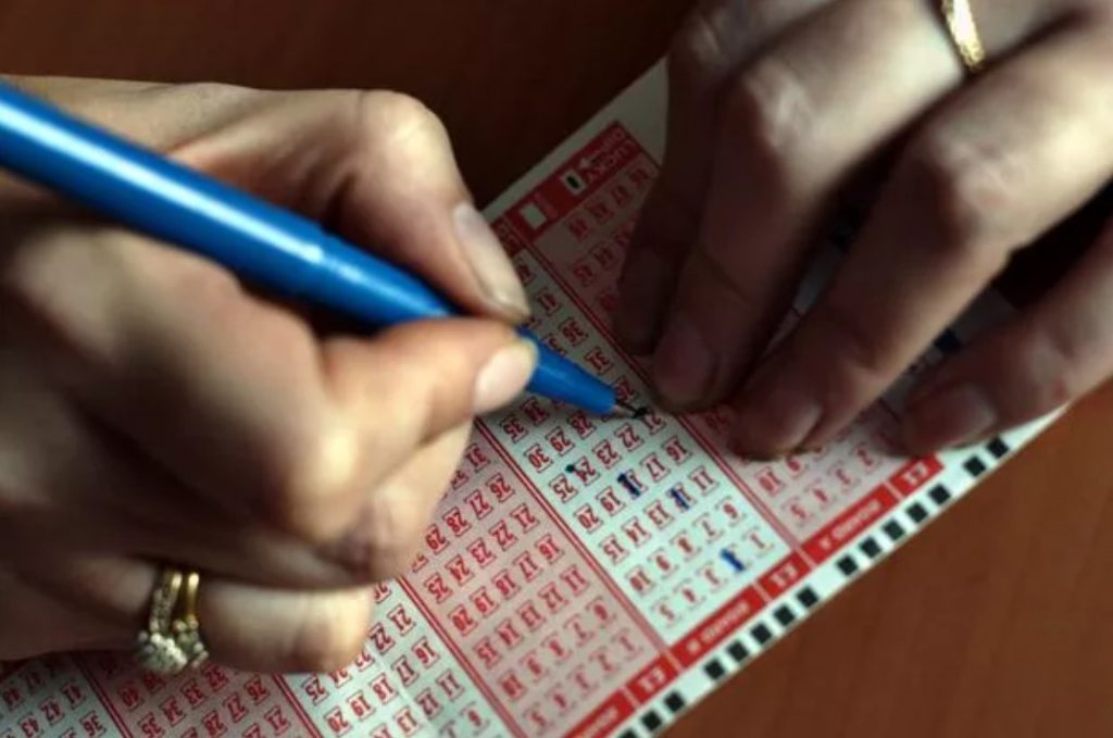 How to analyze and select lottery numbers: From luck to data science
